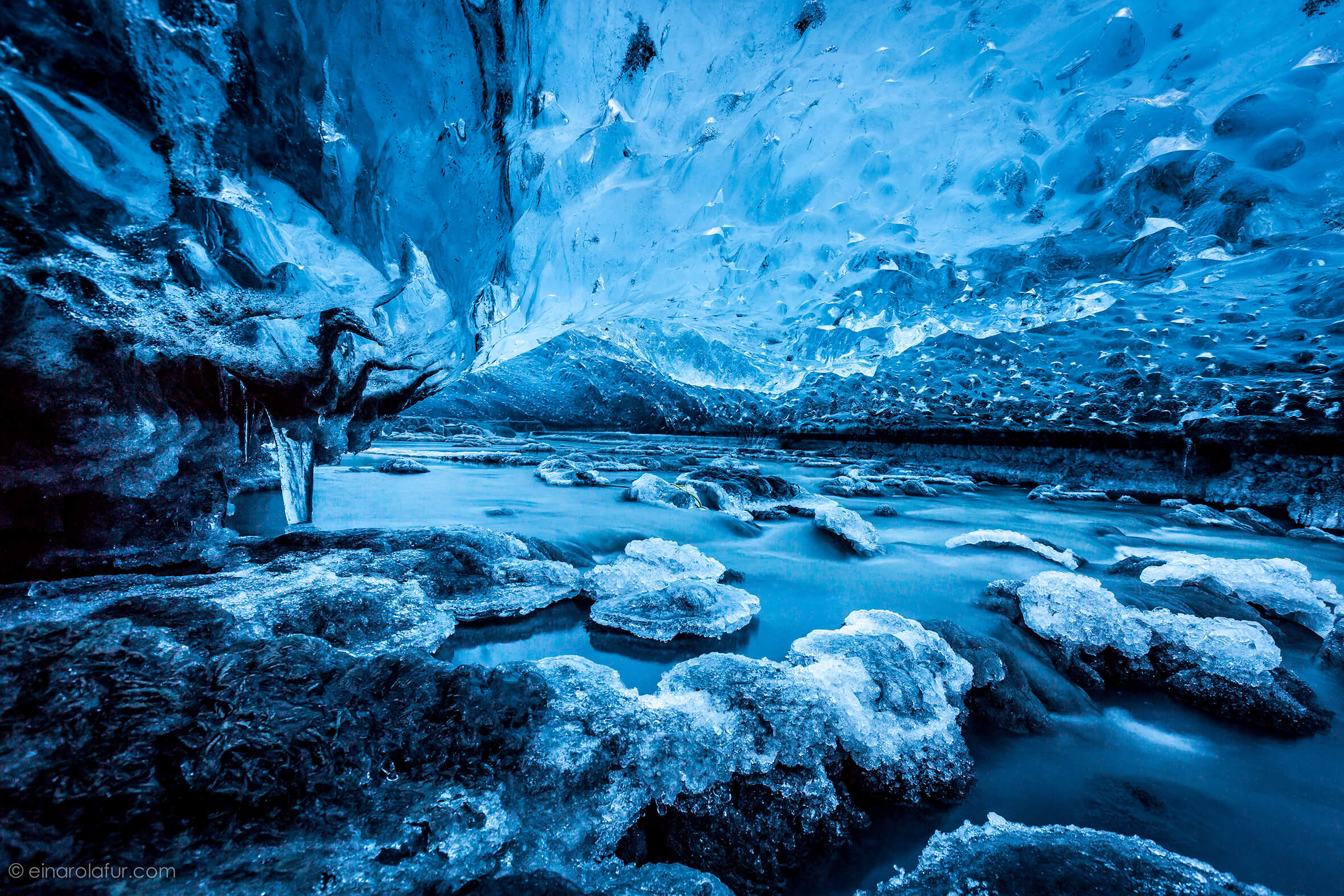 Ice Caving in Iceland - Visit ice-caves for an unbelievable icelandic ...